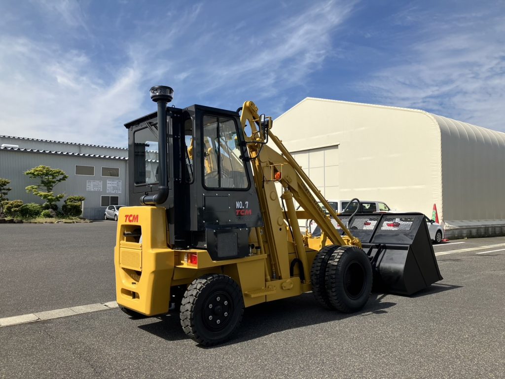 ショベルローダ―SD25-3納車実績紹介 /三菱ロジスネクスト/MLN/SD25-3/日立建機/林業/中古林業機械/中古車/重機/富士岡山運搬機/岡山/津山/新見/鳥取/高価買取 | 新車 ...